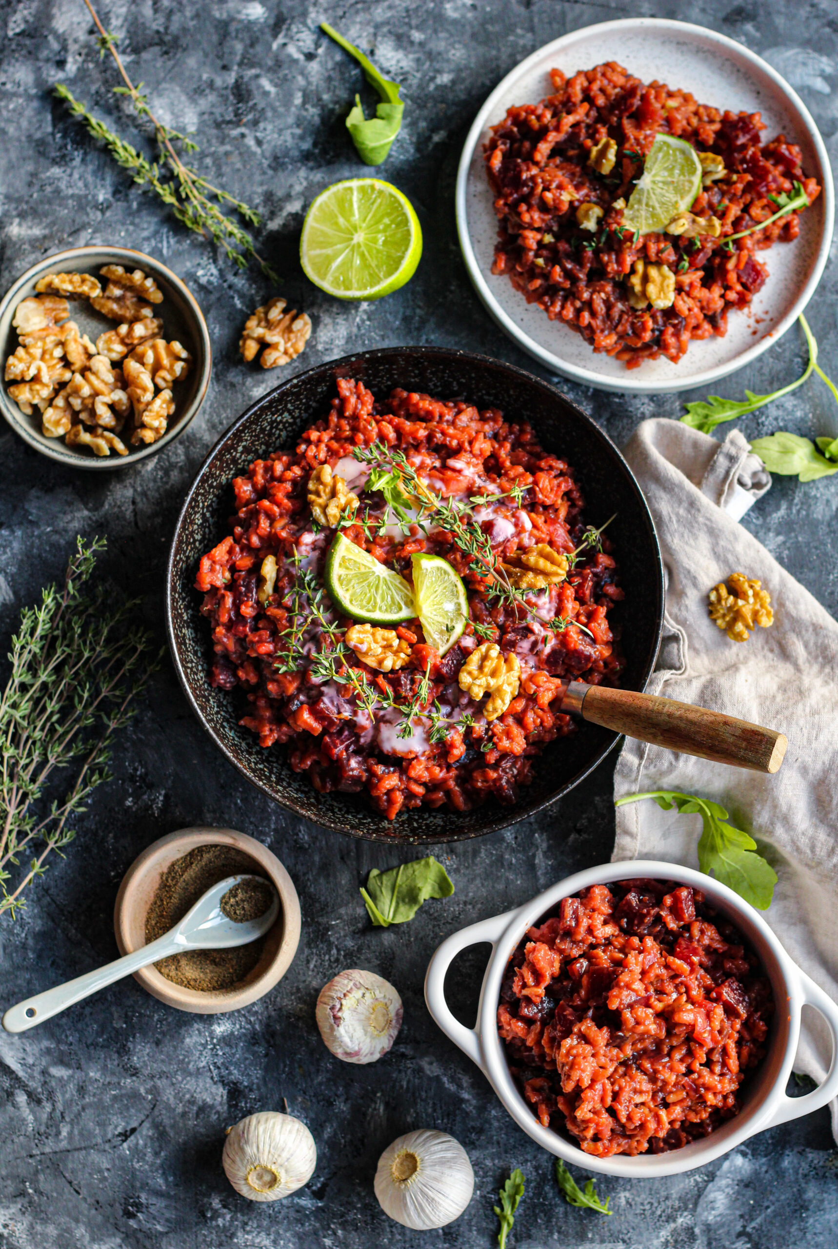 Rode bieten risotto met walnoten en tijm - Lenna Omrani